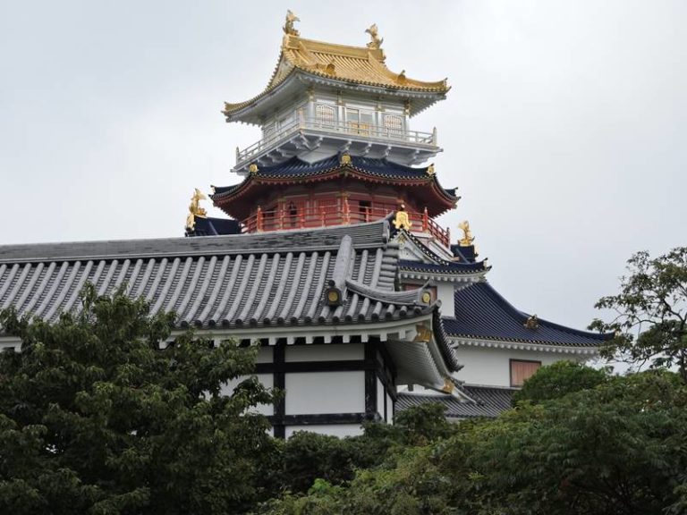 Azuchi Castle : A Study of Japanese Bibliography - JapaneseCastle.JP